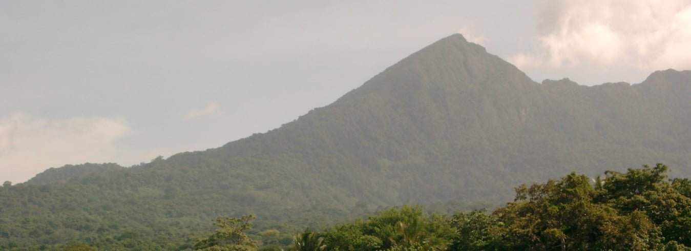 Volcan Mombacho Caminata & Canopy | Munditur Tours Nicaragua